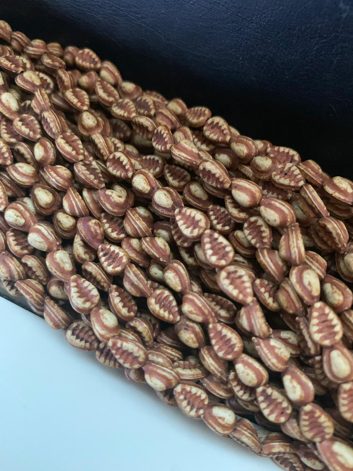 Wooden Resin Leaf Strand / Madera Hoja – Sun Beads Caguas