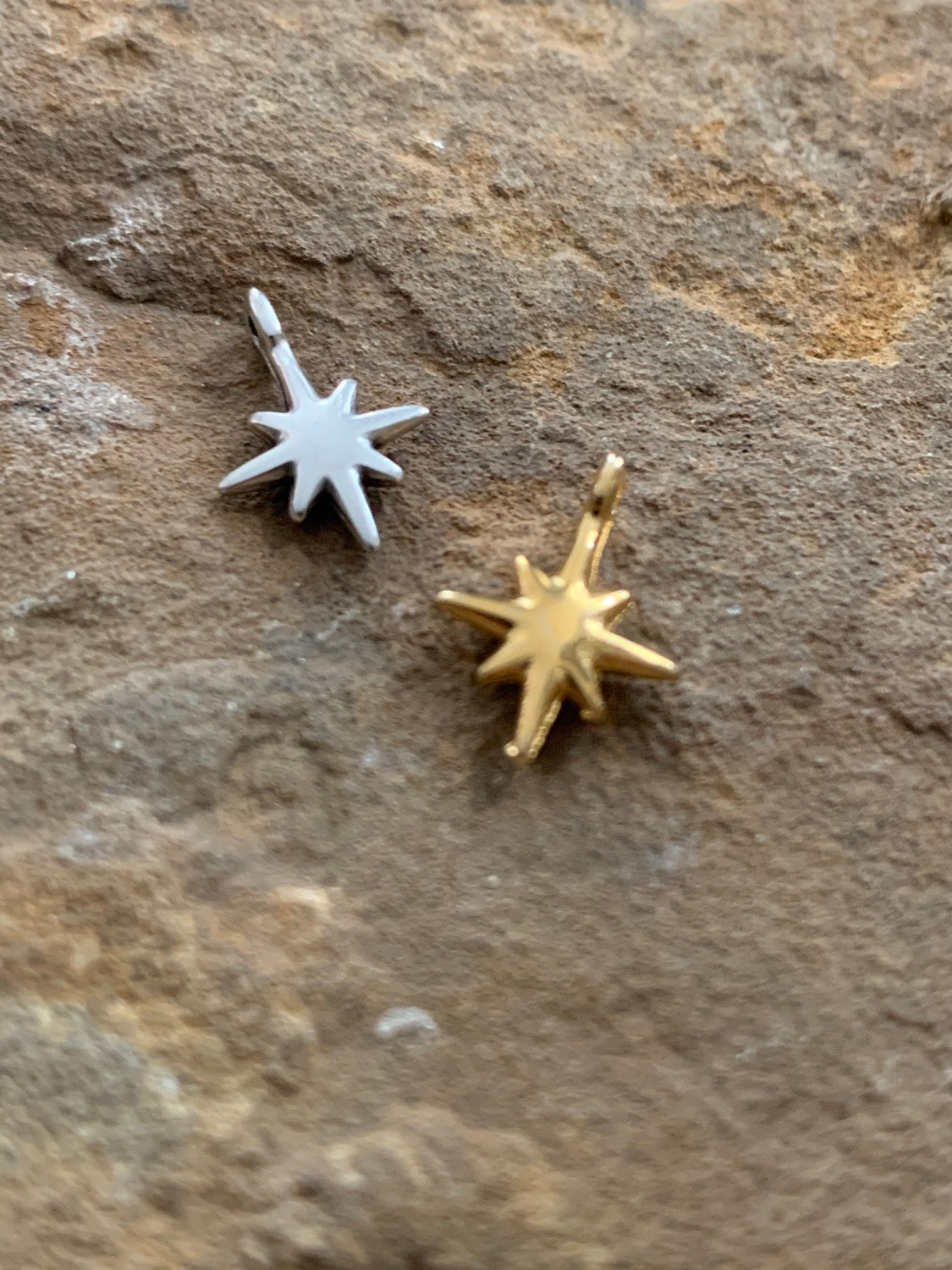 10x12mm sideways star pendant Qty 1 / 20897 – Sun Beads Caguas