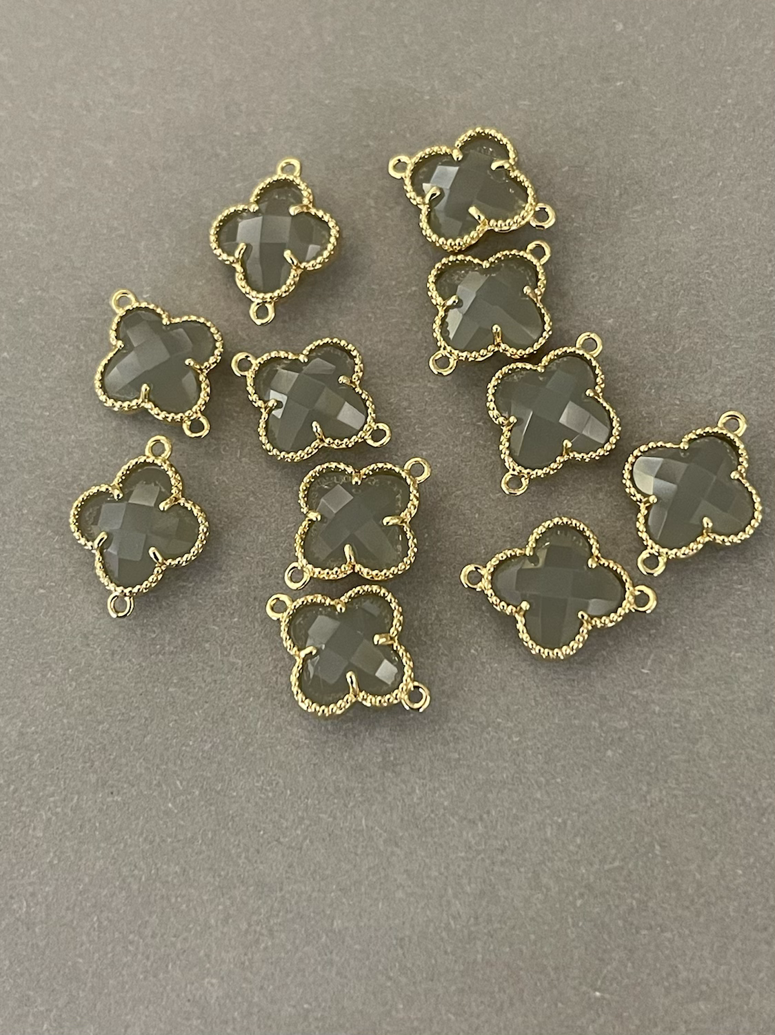 15mm clover connector 17564 – Sun Beads Caguas