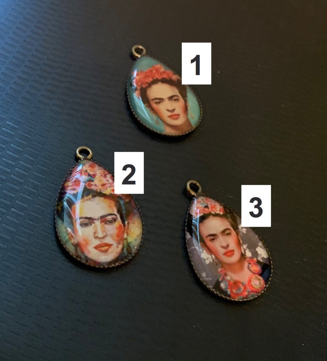 Frida drop charm / gota frida 16434 – Sun Beads Caguas