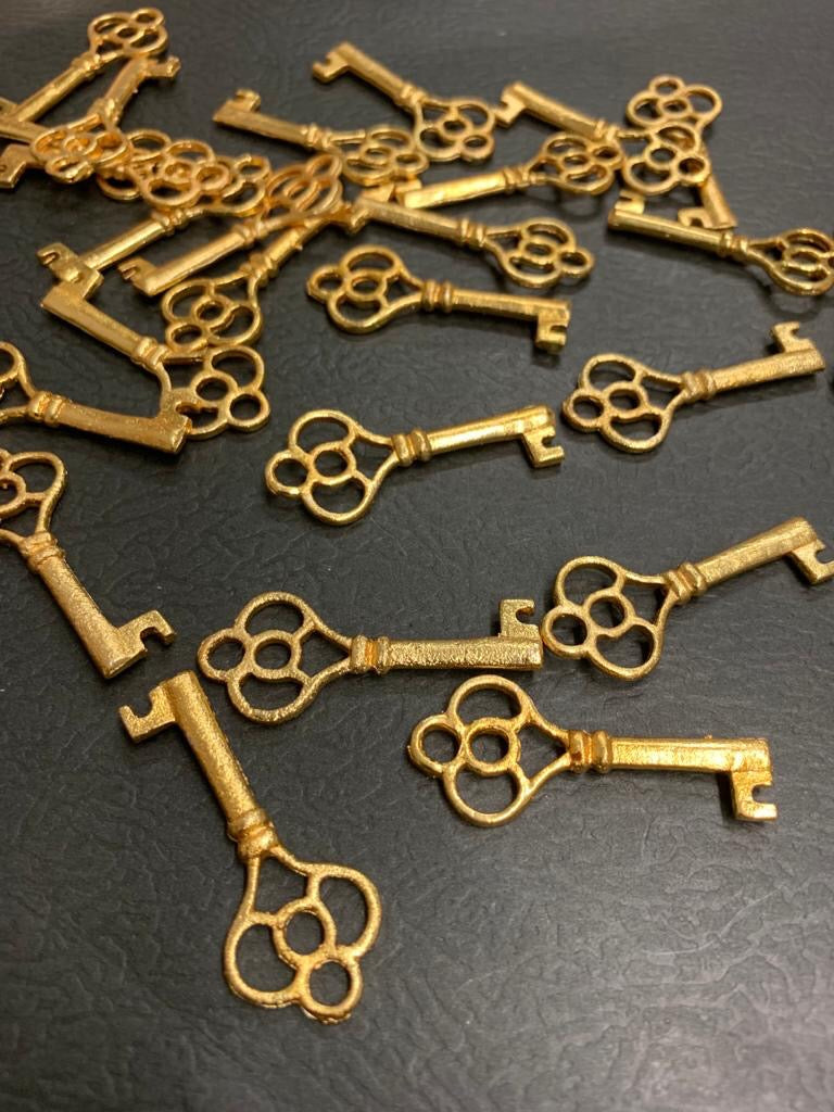 44mm Key with circle gold Qty 1 / 17784 – Sun Beads Caguas
